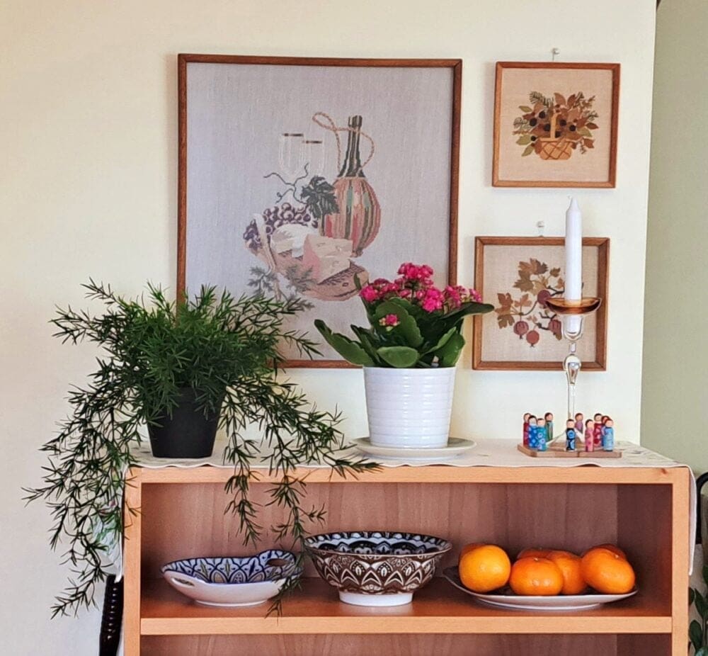 At the Uzi Avraham House - Gita's decorations and embroidery (Photo ...