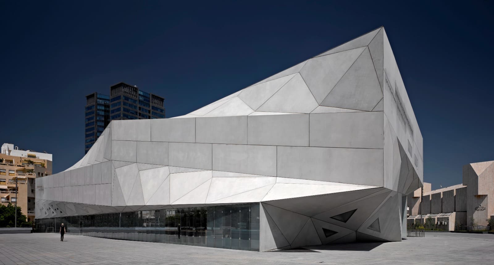 Tel Aviv Museum of Art (Photo by Amit Gidron) - Haifa News Corporation ...